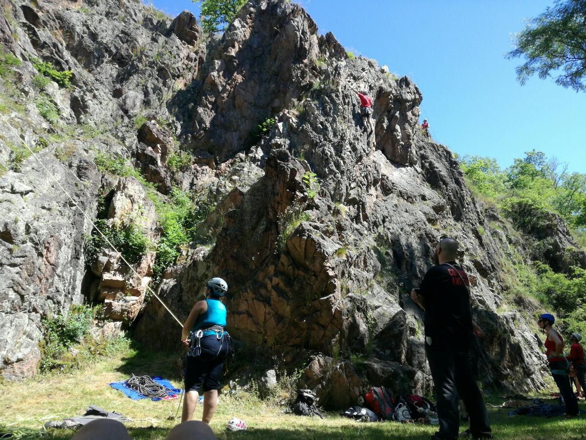 Site d'escalade Le Rocher du Charrat - info, topo, localisation...