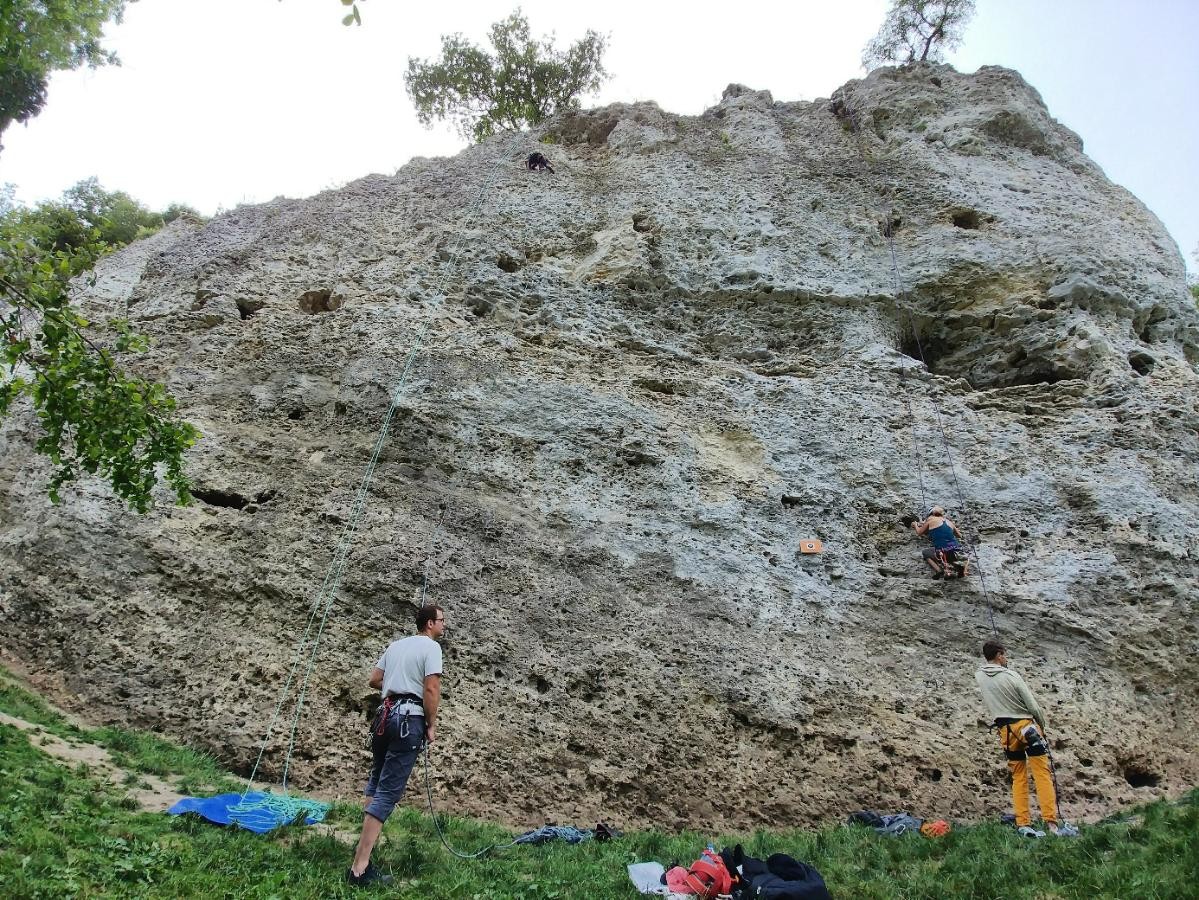 Site d'escalade Les Falloises de Vertus - info, topo, localisation...