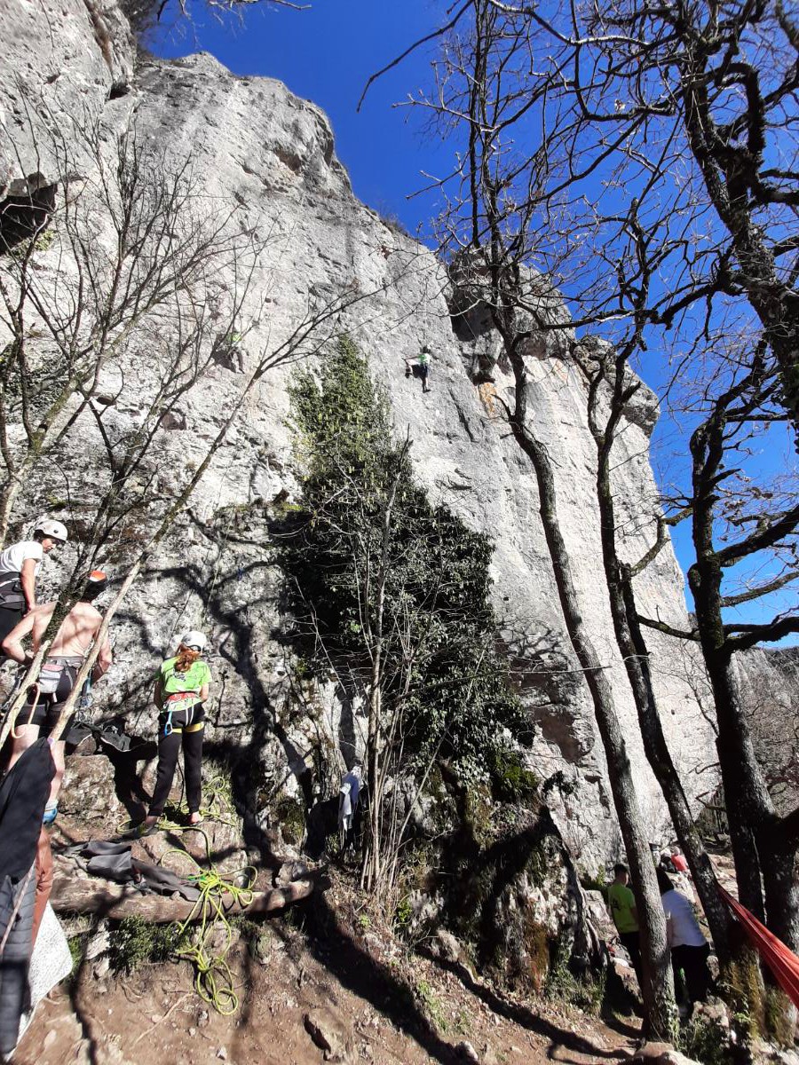 Guía de escalada : Labeil - Escalade au Rocher des Esclops