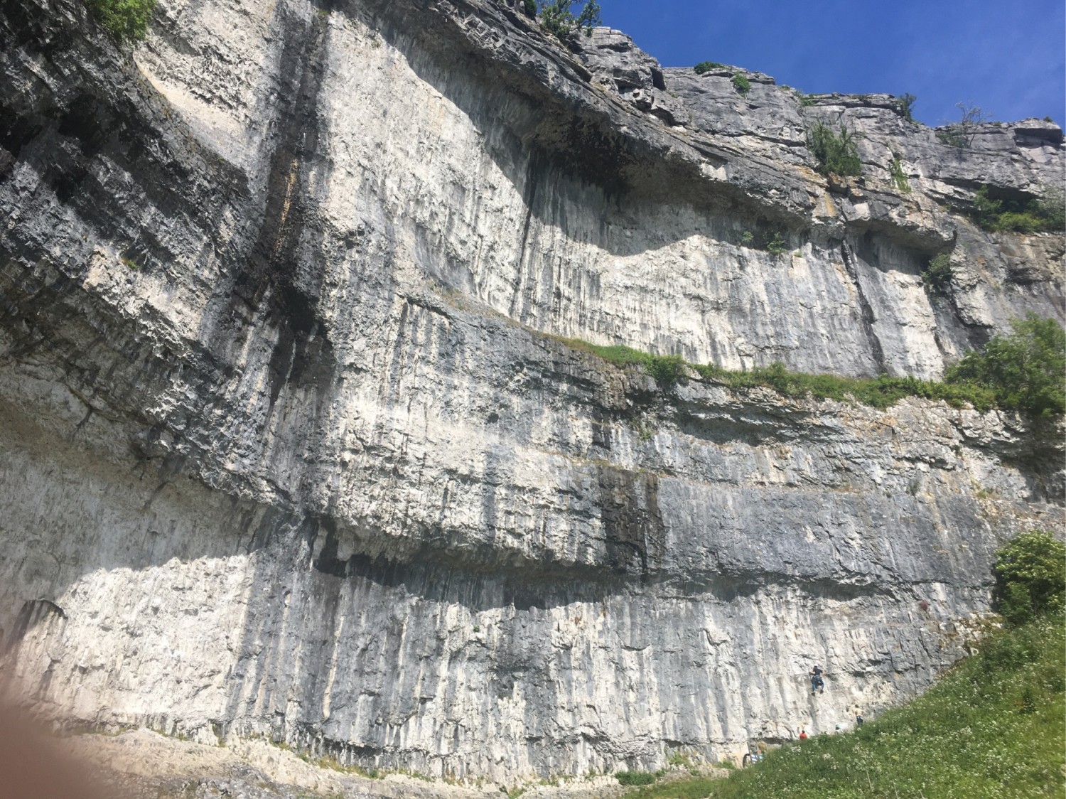 Rock Climbing Area Malham Cove - info, betas, location...