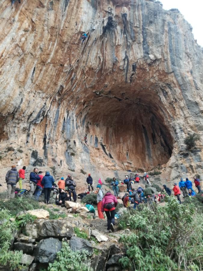 Rock Climbing Area Leonidio (Twin Caves) - info, betas, location...